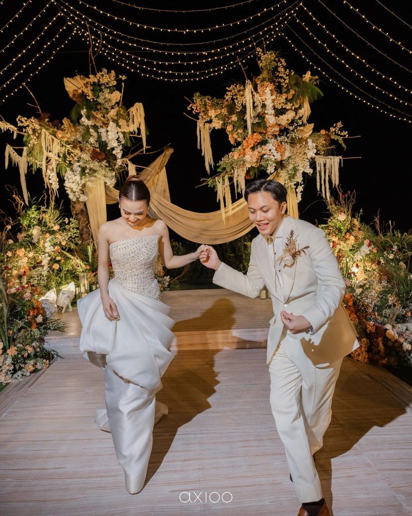 20 Lagu Romantis untuk Undangan Digital - Seputar Pernikahan